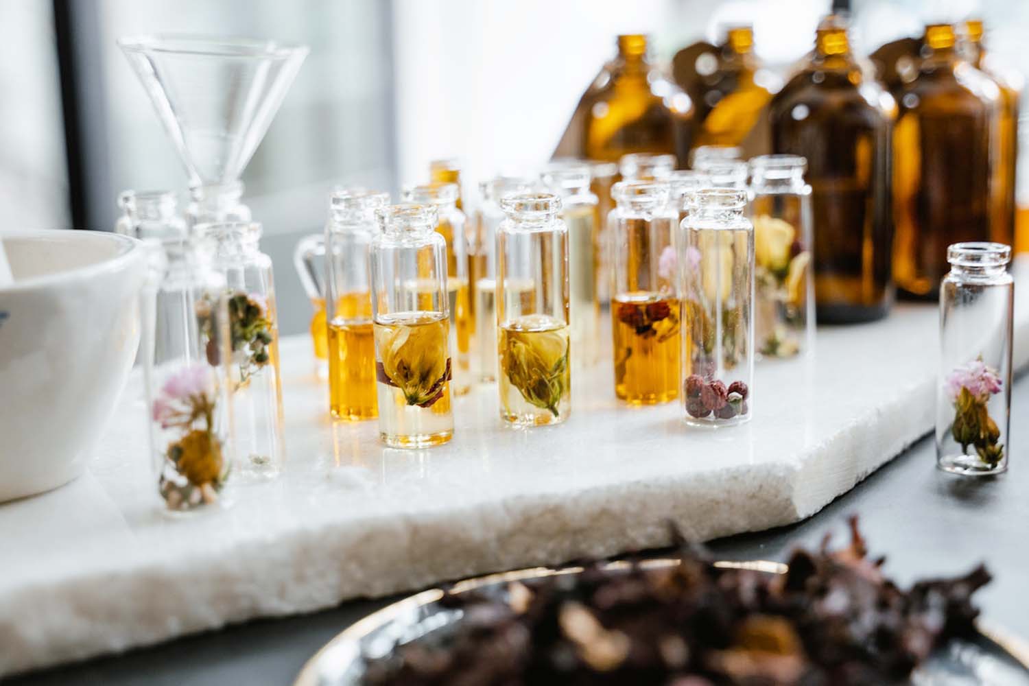 Perfume Layering Techniques: A New Trend To Try – Fragrance5ml