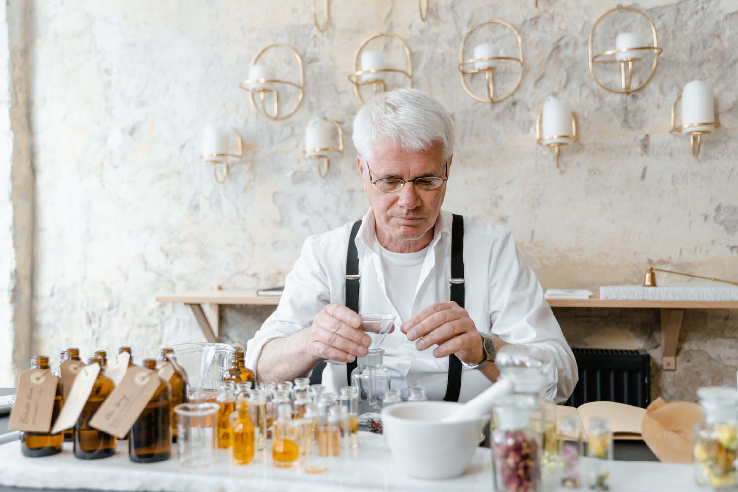 Unlocking Fragrance Secrets: Neuroscience Behind Perfumes – Fragrance5ml